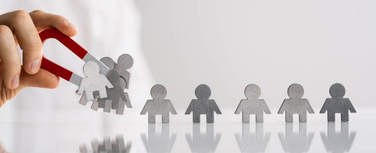 4 Tips for Dealing With Disgruntled Customers by Melanie Musson - SalesPOP!